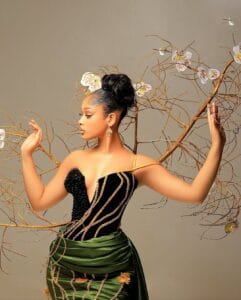 This Look is a Masterpiece! Mutoni Ketra Just Redefined Red Carpet ...